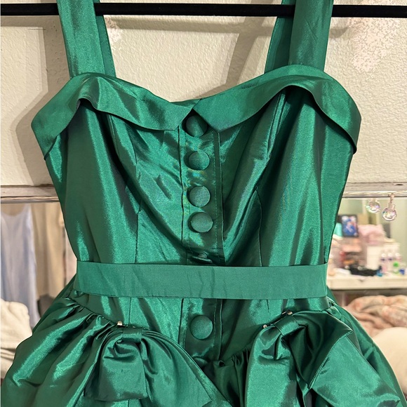 Dresses | Emerald Green Dress Big Full Skirt Bow Details Corset Ribbon ...